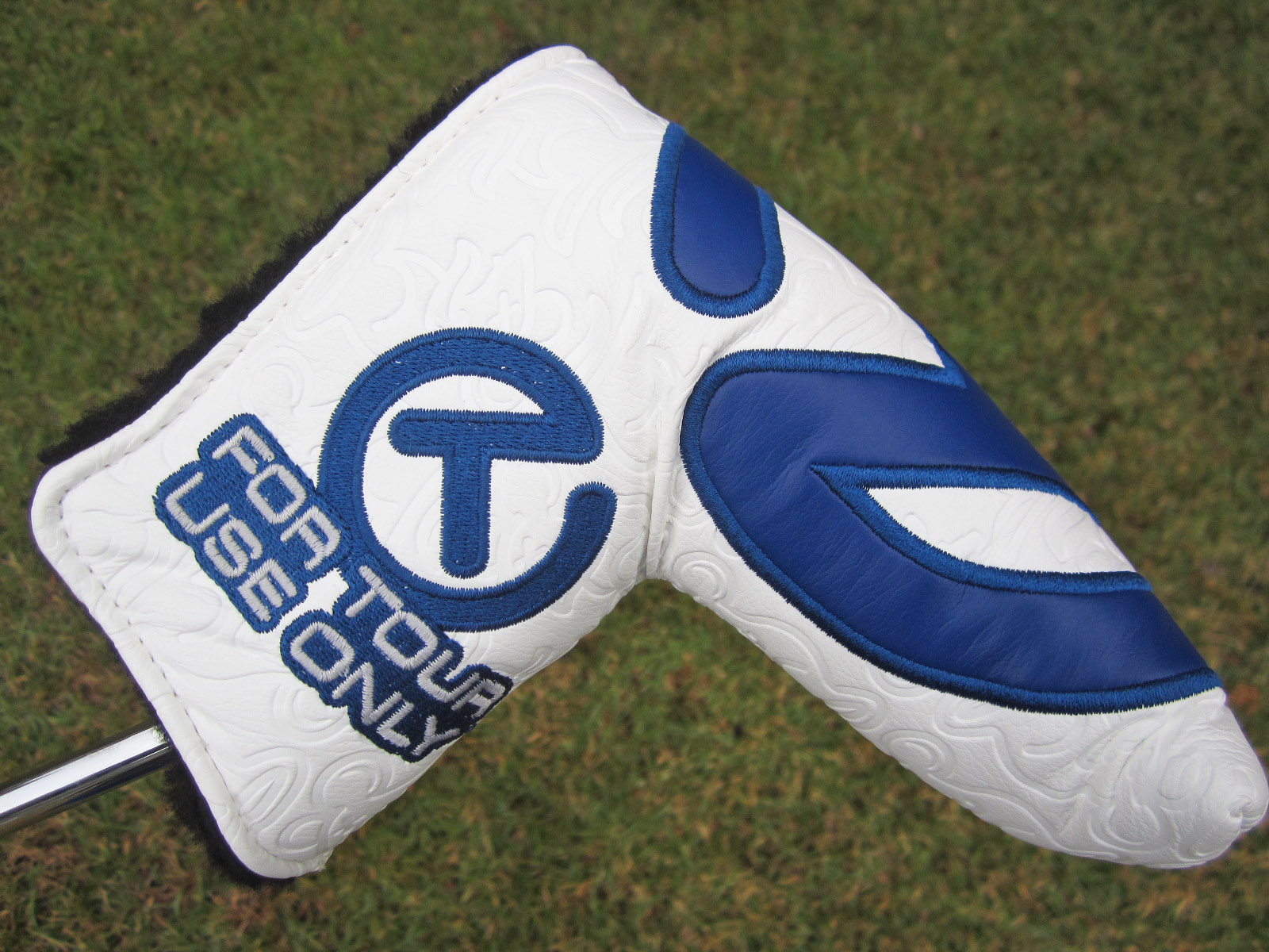 Scotty Cameron Tour Only White & Navy Blue "Tour Rat" Industrial Circle ...
