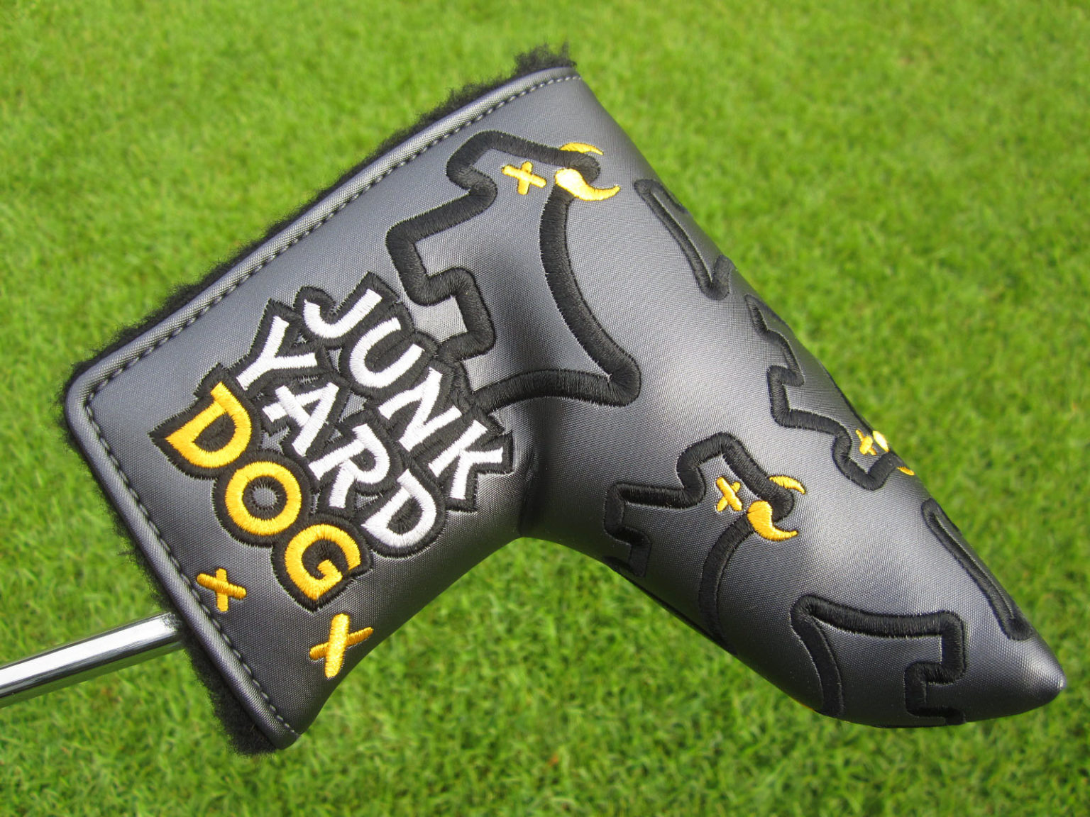 Scotty Cameron Custom Shop Grey Dancing Junk Yard Dogs Mid Mallet ...