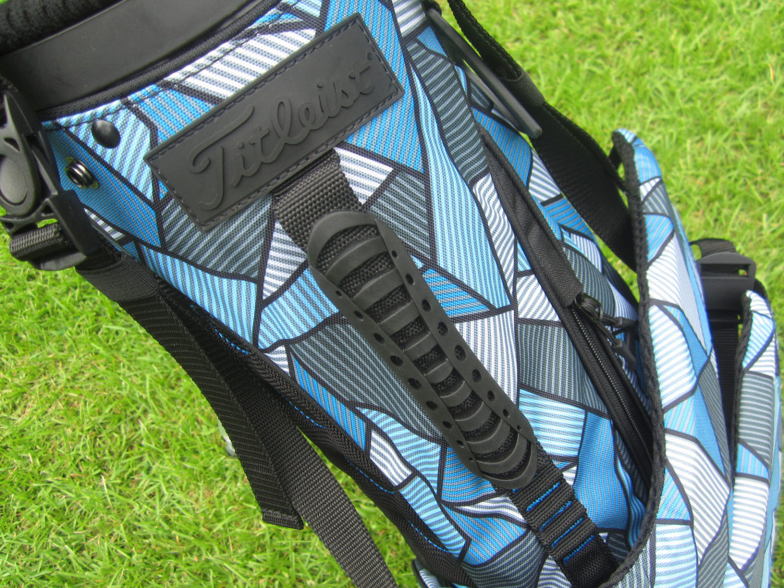 Scotty Cameron 2022 Holiday Blue "Neo Camo" Wanderer Circle T Carry ...